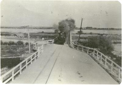 Waitaki River road and rail bridge, Glenavy. - Culture Waitaki