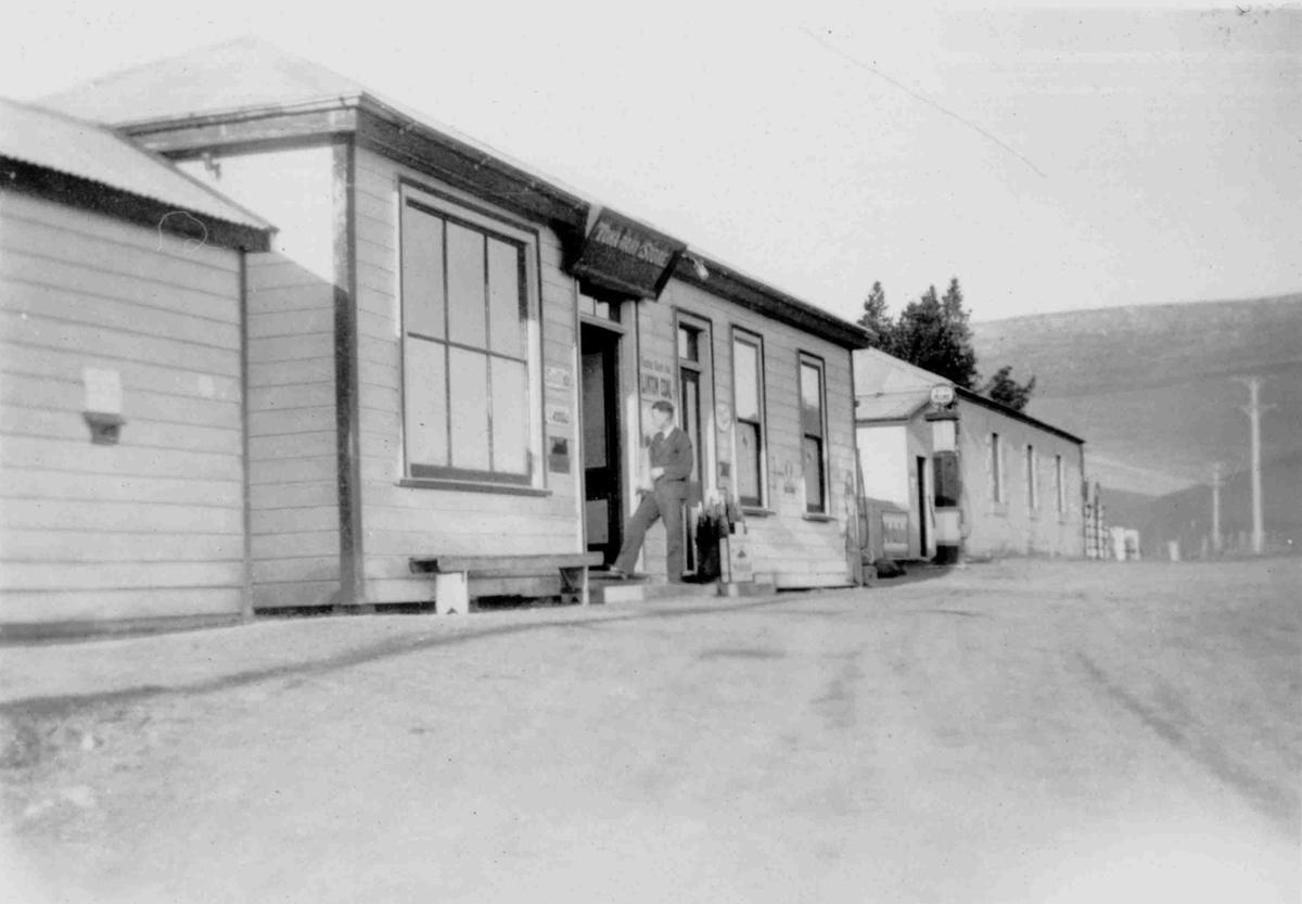 Tokarahi store and Post Office. Smith, Herman - Culture Waitaki