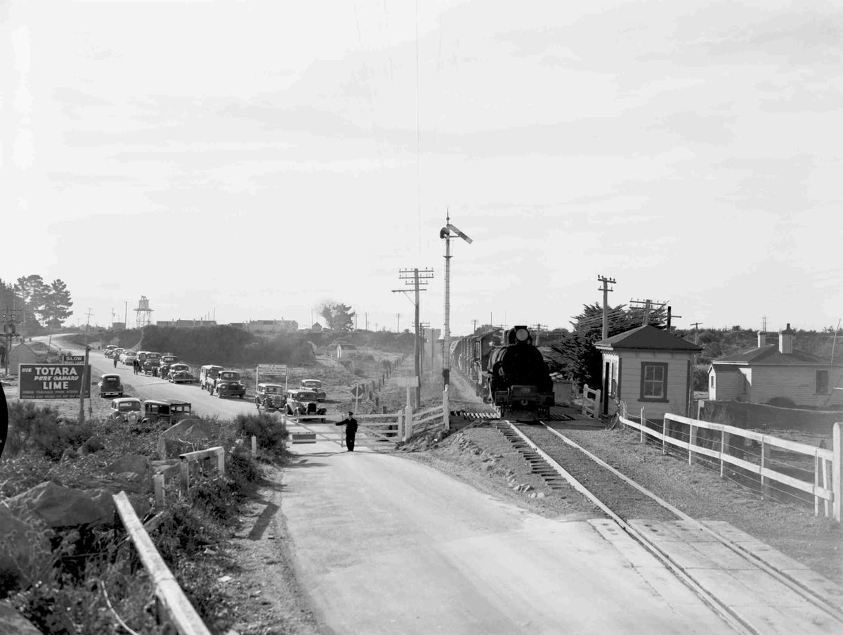 Waitaki River road and rail bridge, Glenavy. - Culture Waitaki